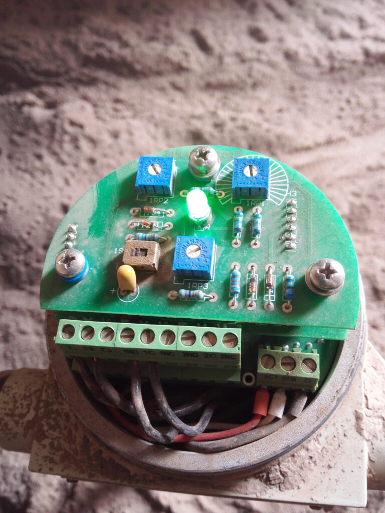 Modular Circuit Design for Reliable Vibrating Level Switches
